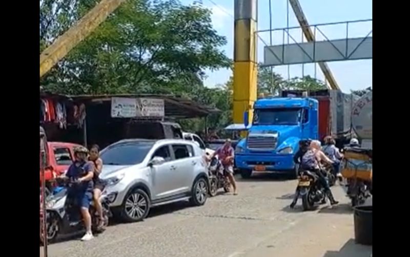 Se reestablece el paso vehicular en el puente Internacional San Miguel frontera con Ecuador ...