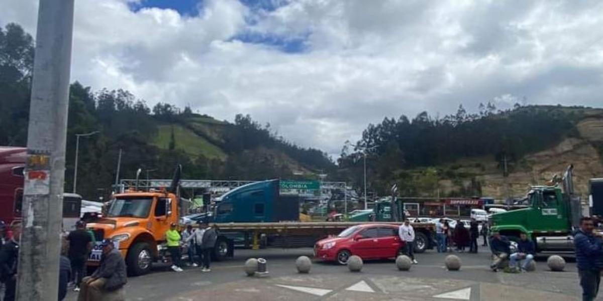 Levantan bloqueo en la vía Panamericana en Nariño: hubo acuerdo entre camioneros y Gobierno ...