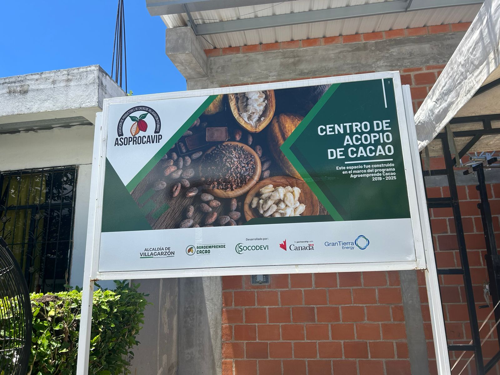 Gran Tierra Energy, el Gobierno de Canadá y SOCODEVI inauguran un Nuevo Centro de Recolección de ...